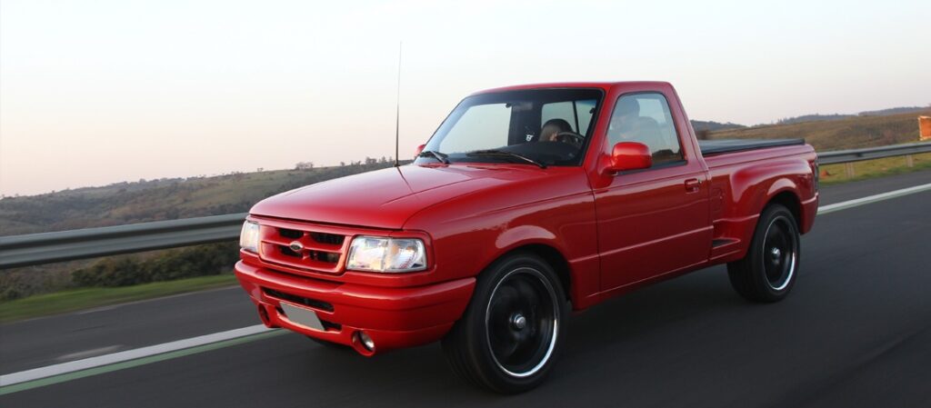 Essa Ford Ranger Splash abandonou o quatro cilindros para receber um V8 ...
