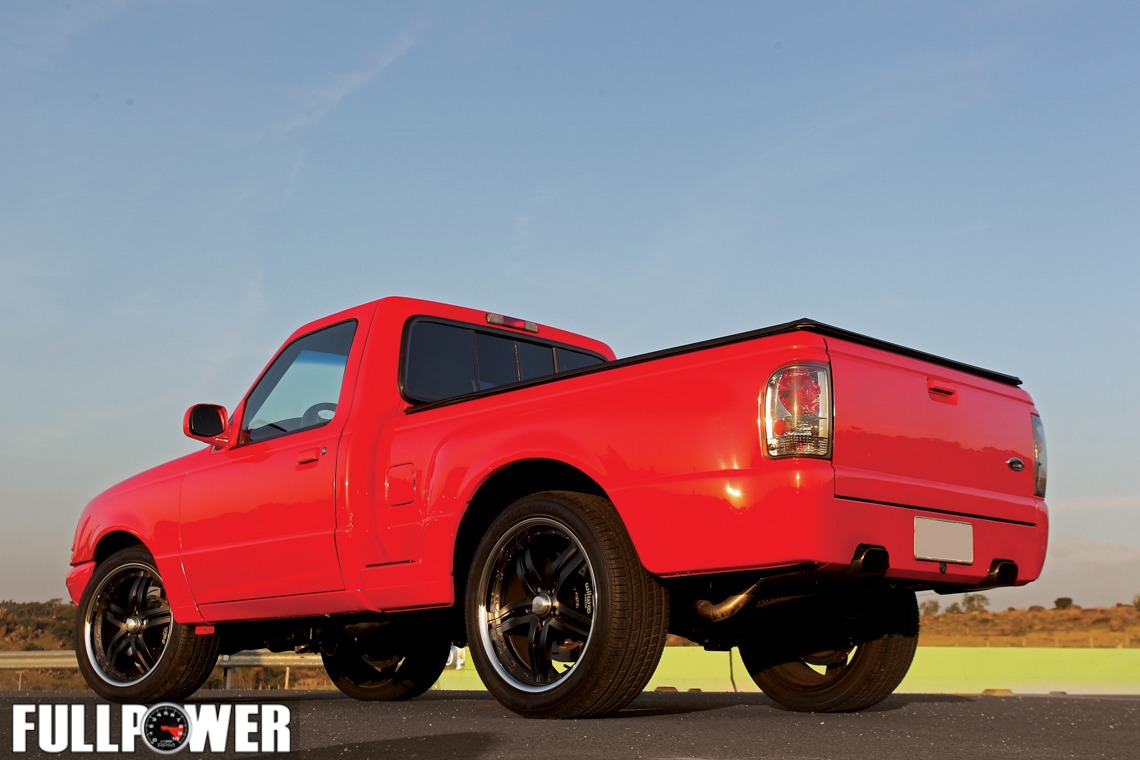 Essa Ford Ranger Splash abandonou o quatro cilindros para receber um V8 ...