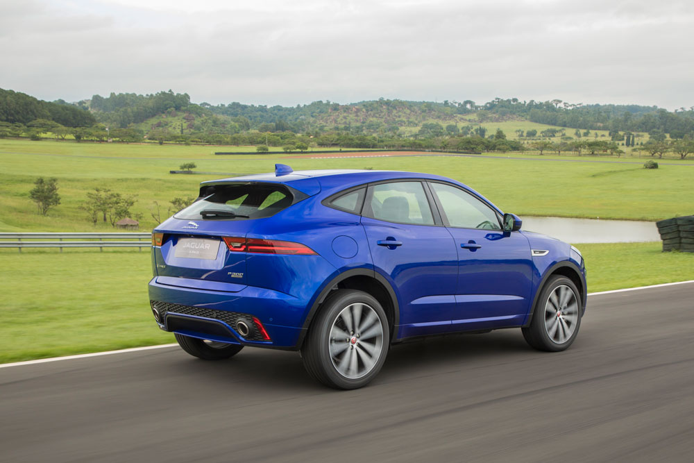 Jaguar E-Pace chega em versões 2.0 turbo (250 cv e 300 cv), começando ...
