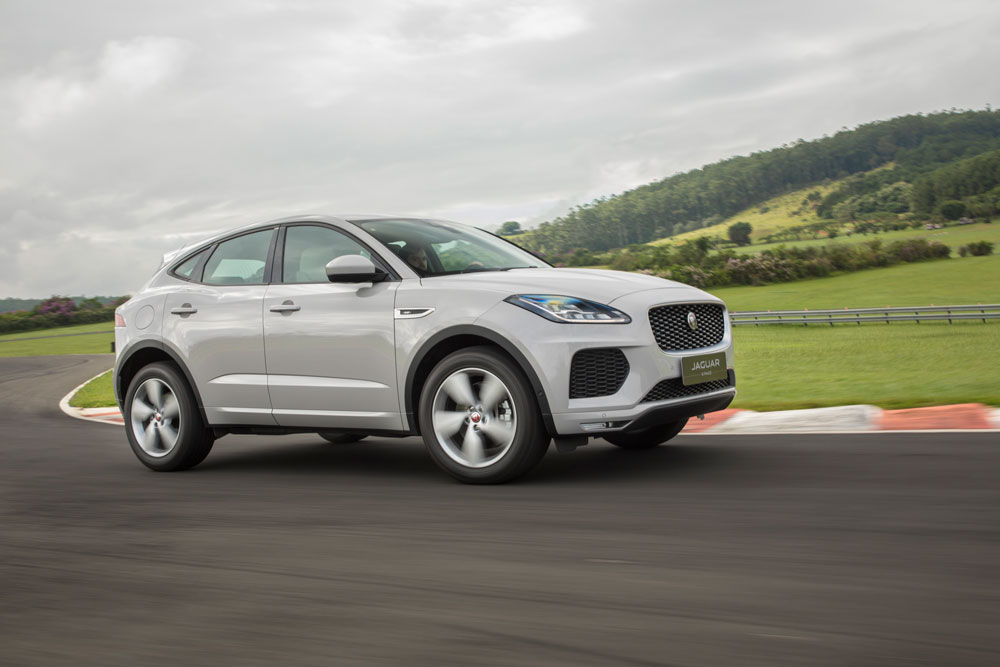 Jaguar E-Pace chega em versões 2.0 turbo (250 cv e 300 cv), começando ...