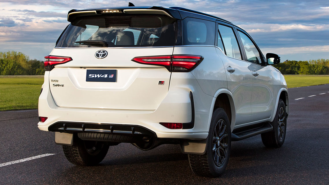 Toyota SW4 GR-S tem visual esportivo e preço de R$ 415 mil • Revista ...